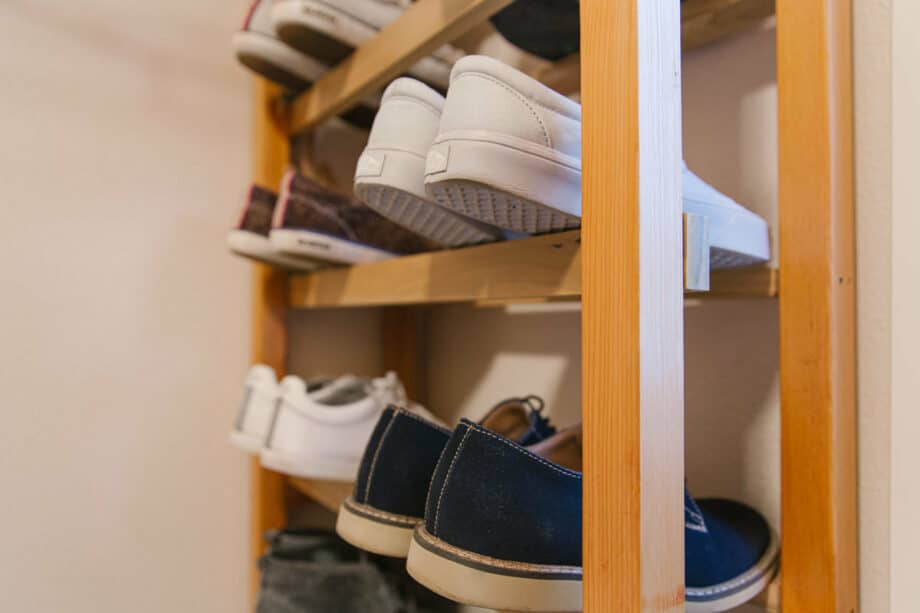 20 Creative DIY Boot Rack Ideas - Enthralling Gumption