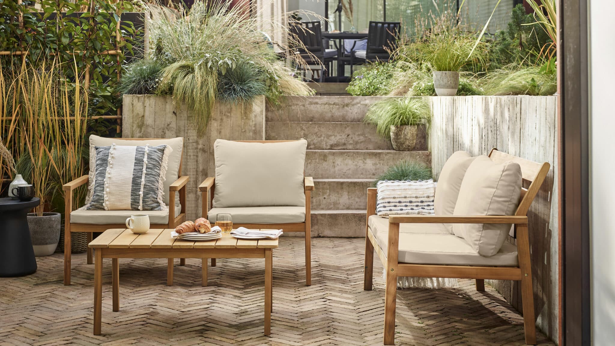 20 Amazing Raised Patio Ideas on a Budget - Enthralling Gumption