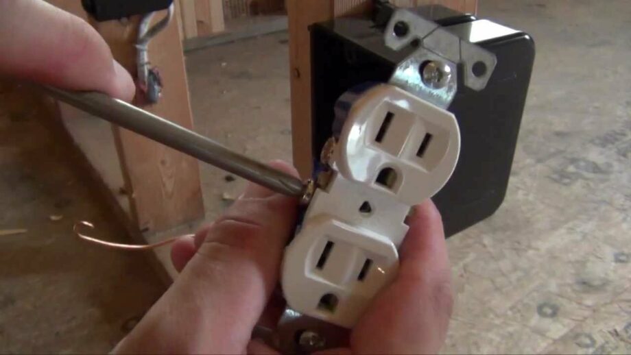 Outdoor Outlet Not Working? 10 Ways to Fix - Enthralling Gumption