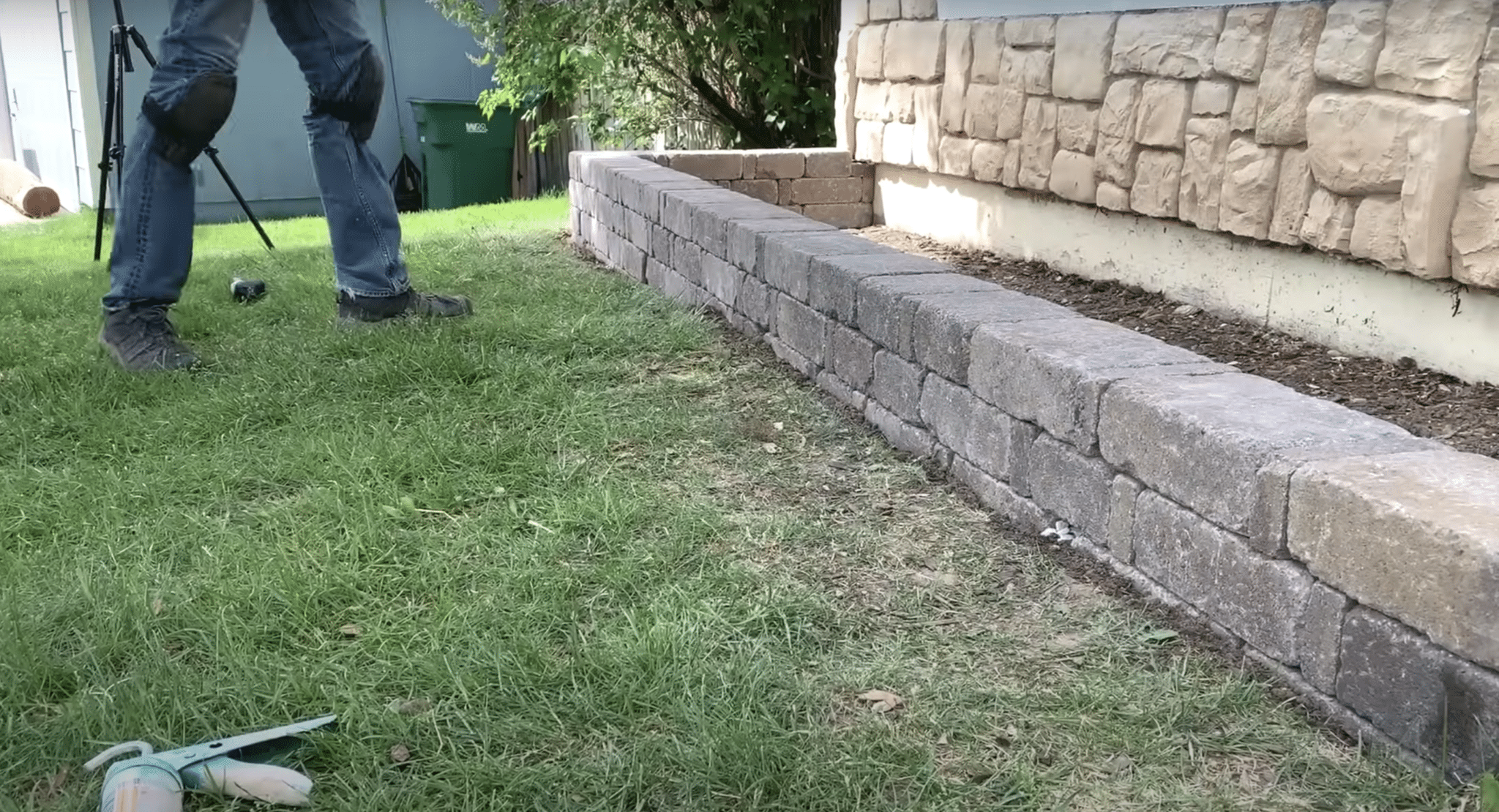 How To Lay Bricks For Garden Edging: A Step-by-Step Guide - Enthralling ...