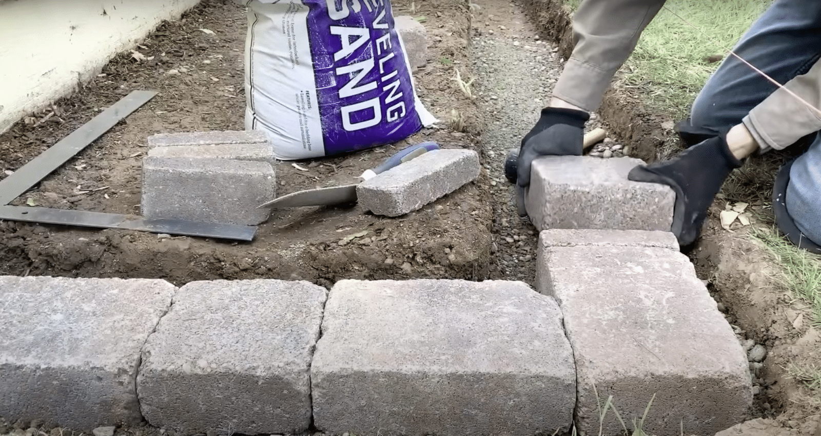 How To Lay Bricks For Garden Edging: A Step-by-Step Guide - Enthralling ...