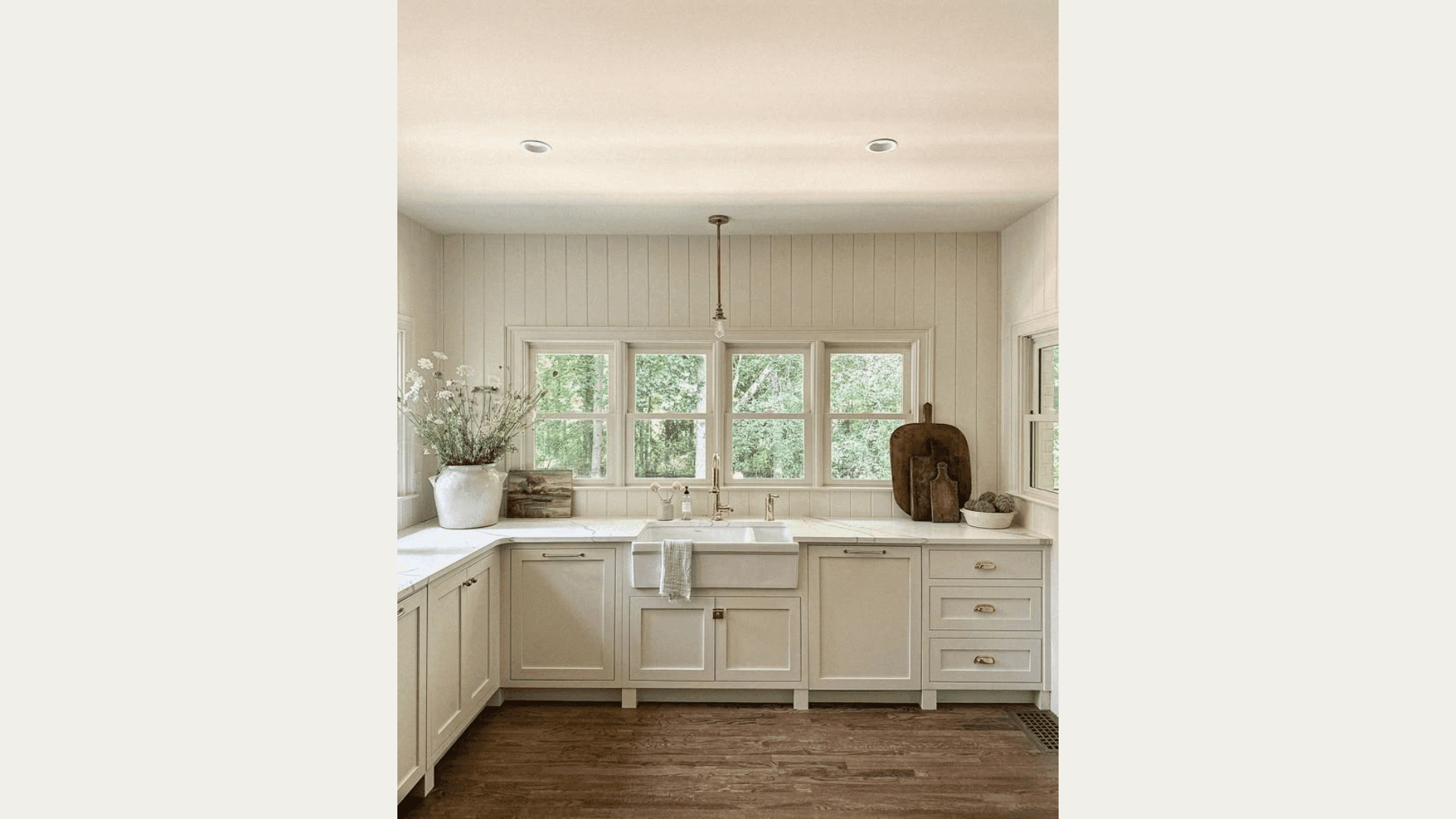 Reviewing Sherwin-Williams’ Swiss Coffee (7002-16) - Enthralling Gumption