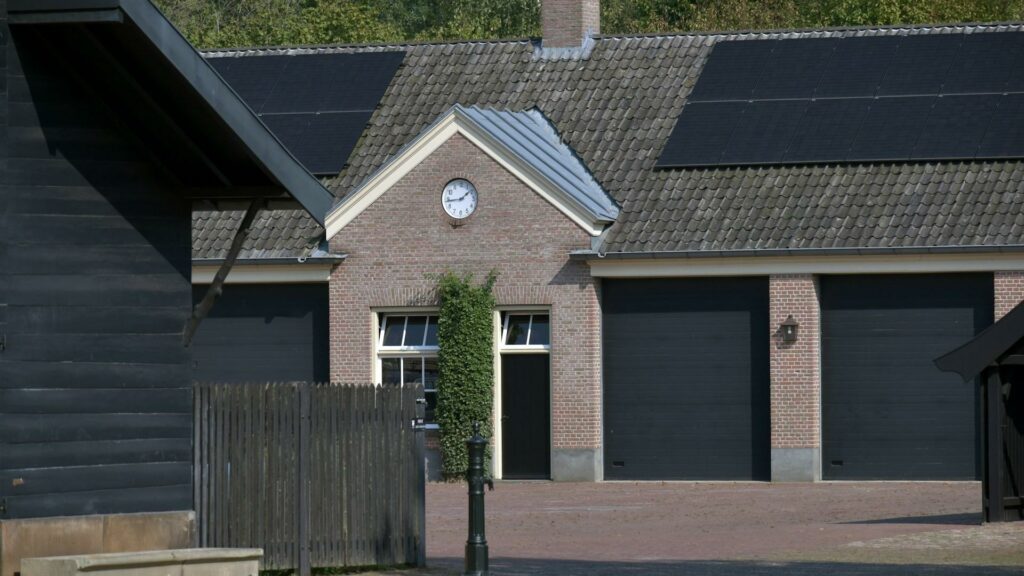 Is the Oura Ring Waterproof? From Shower to Ocean - Enthralling Gumption