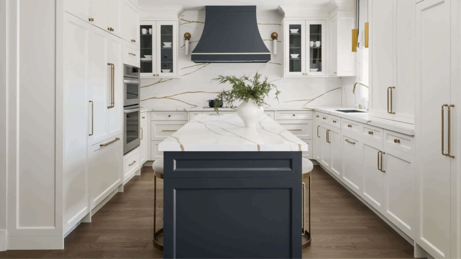 Benjamin Moore Swiss Coffee: Color Palette Guide - Enthralling Gumption